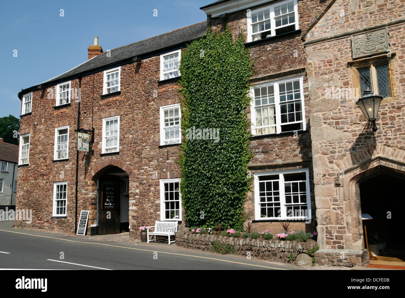 Luttrell arms somerset hi-res stock photography and images - Alamy