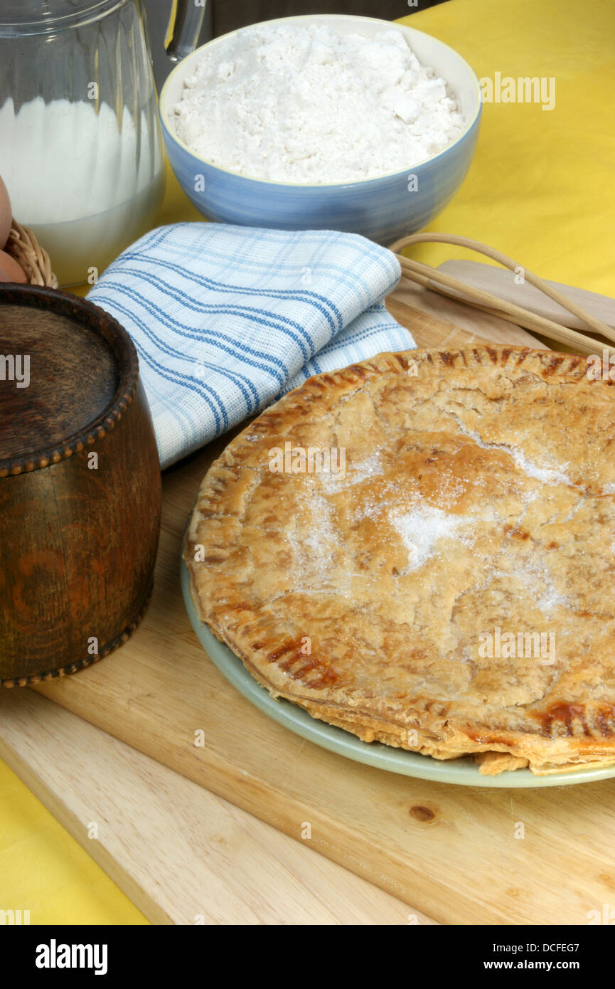 fresh home made apple pie on a plate Stock Photo - Alamy