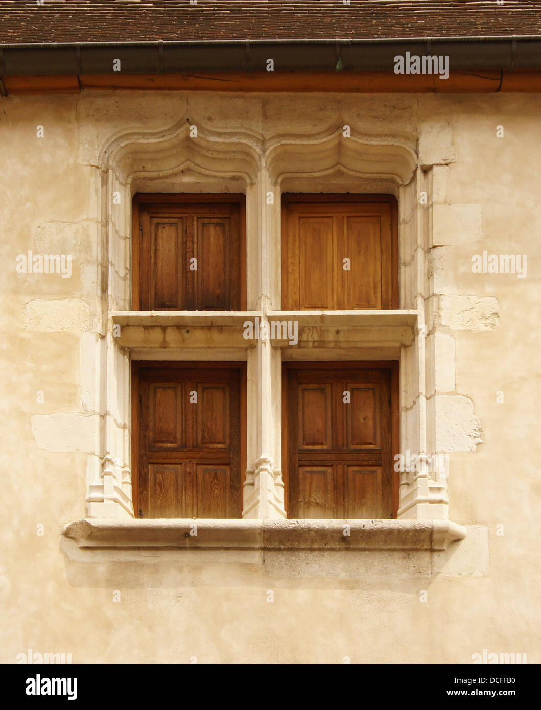 Mullions in Beaune, (Côte-d'Or), Burgundy, France Stock Photo - Alamy