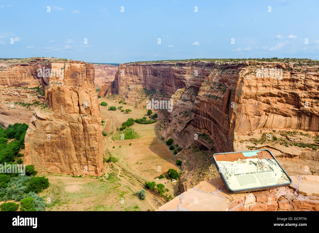 The Antelope House overlook on the North Rim at Canyon de Chelly ...