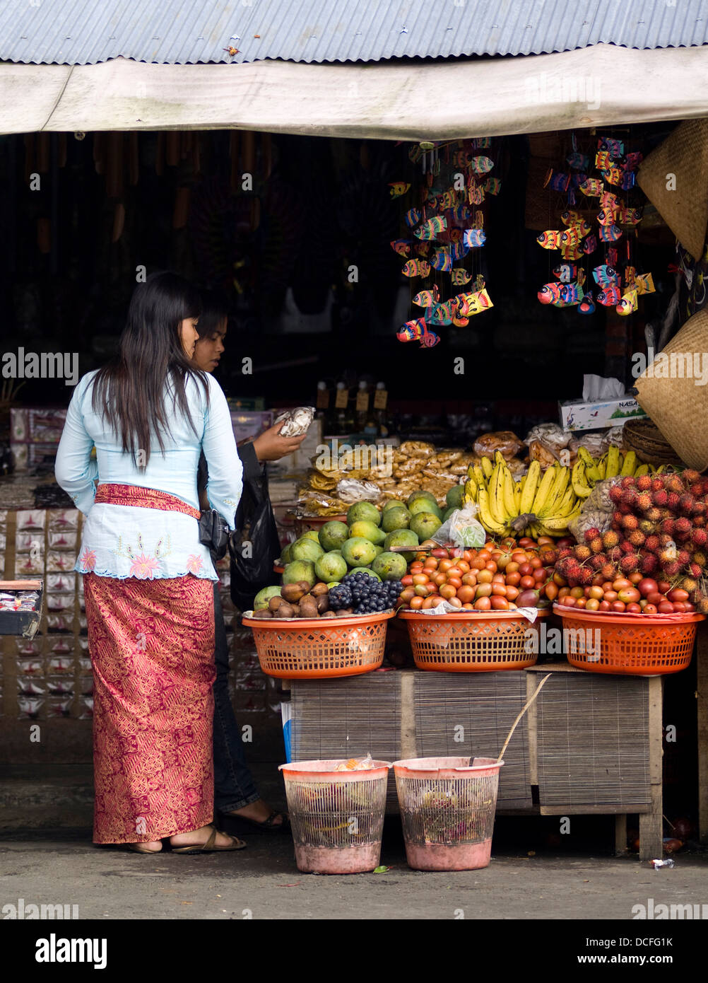 Women Shopping At A Market Stock Photo - Alamy