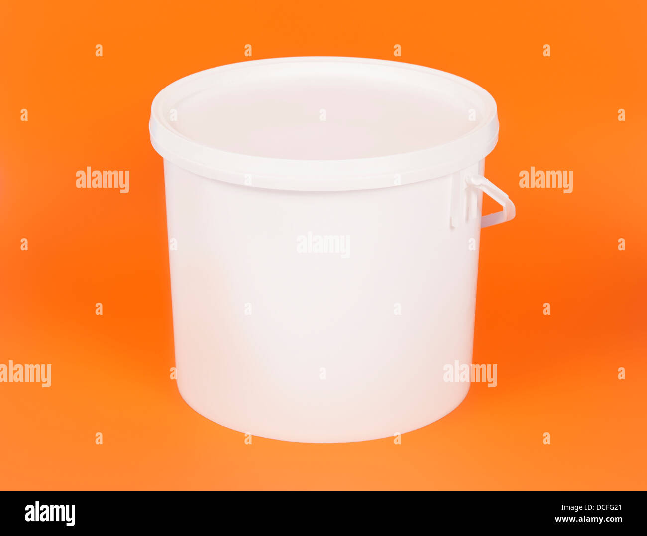 Plastic bucket lid hi-res stock photography and images - Alamy