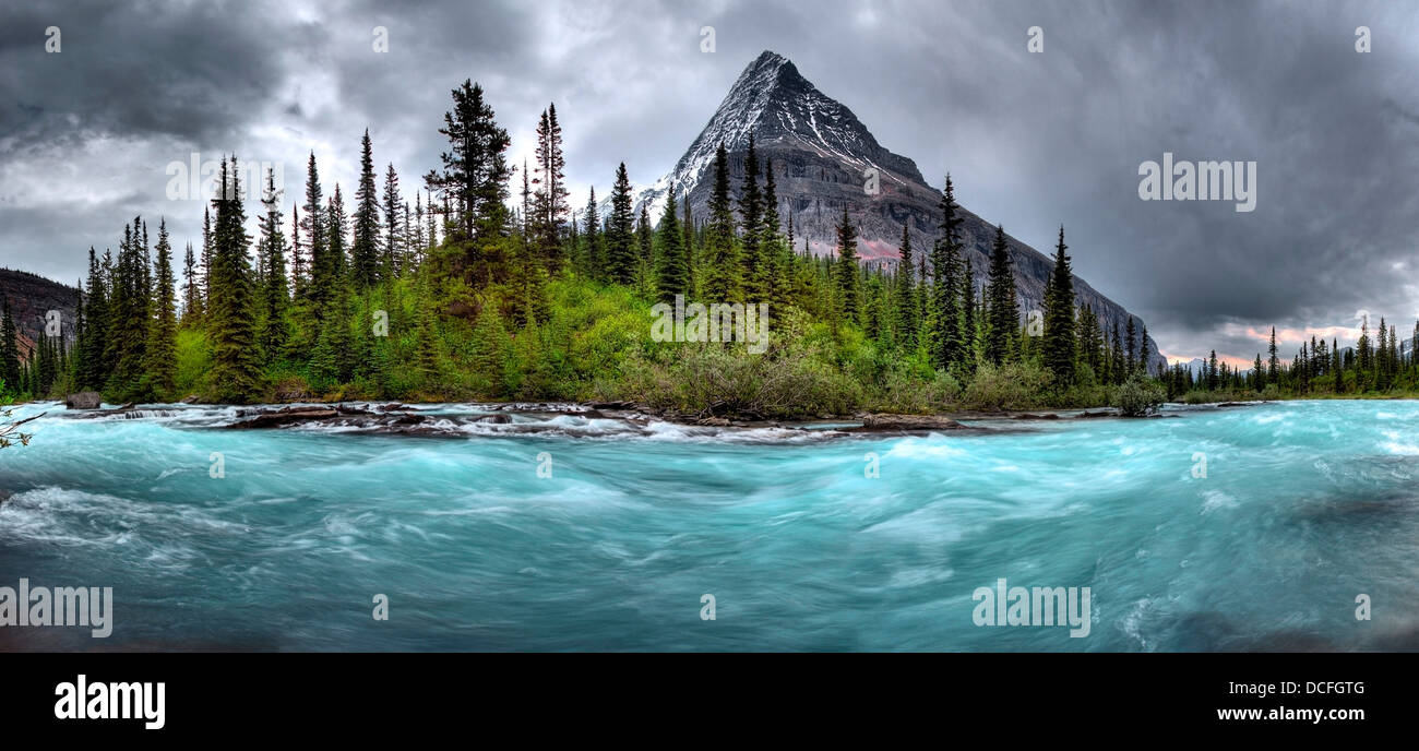 Mount Robson, Mount Robson Provincial Park, Jasper, Alberta, Canada ...