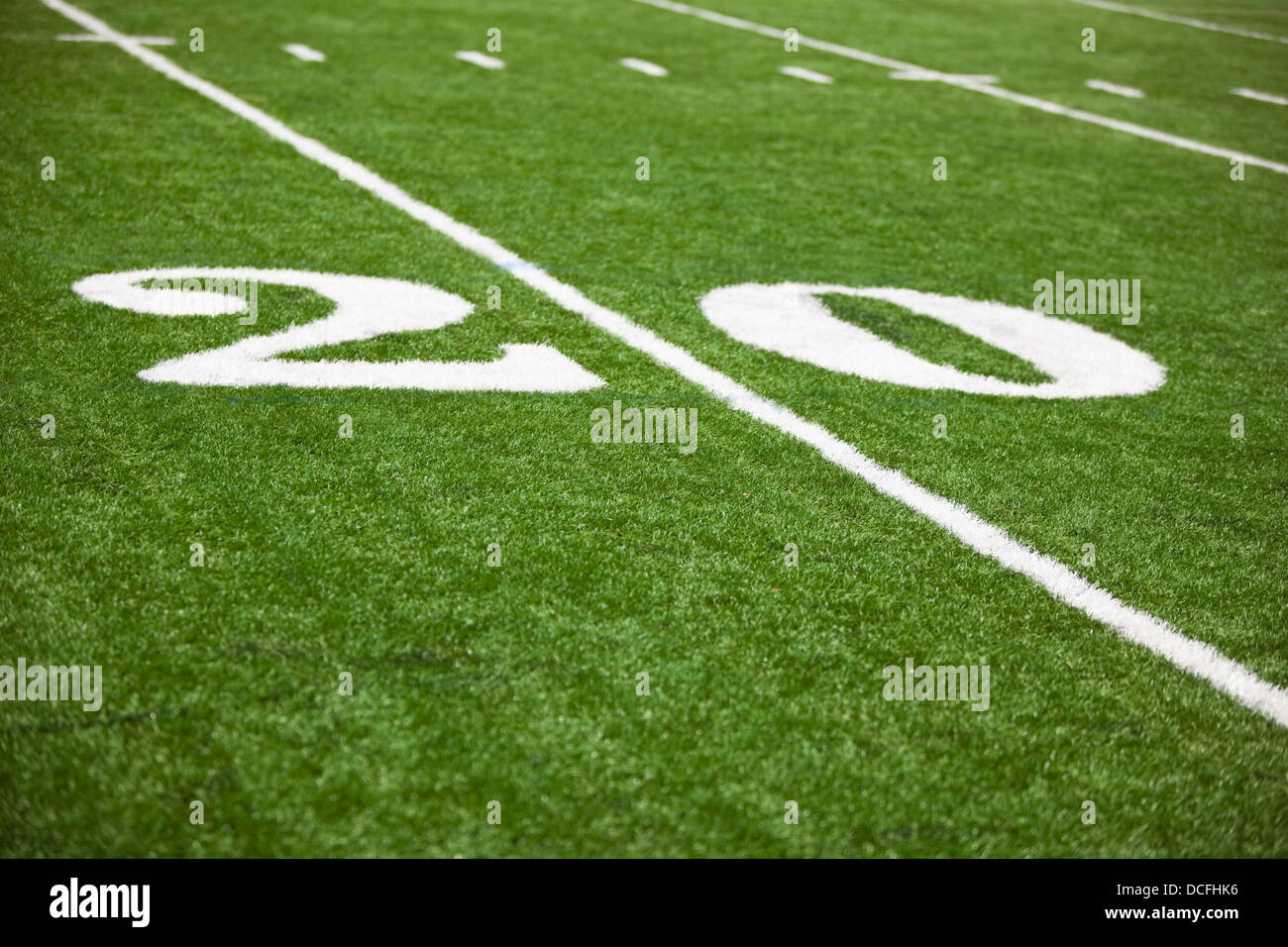 American football field yard lines hi-res stock photography and images ...