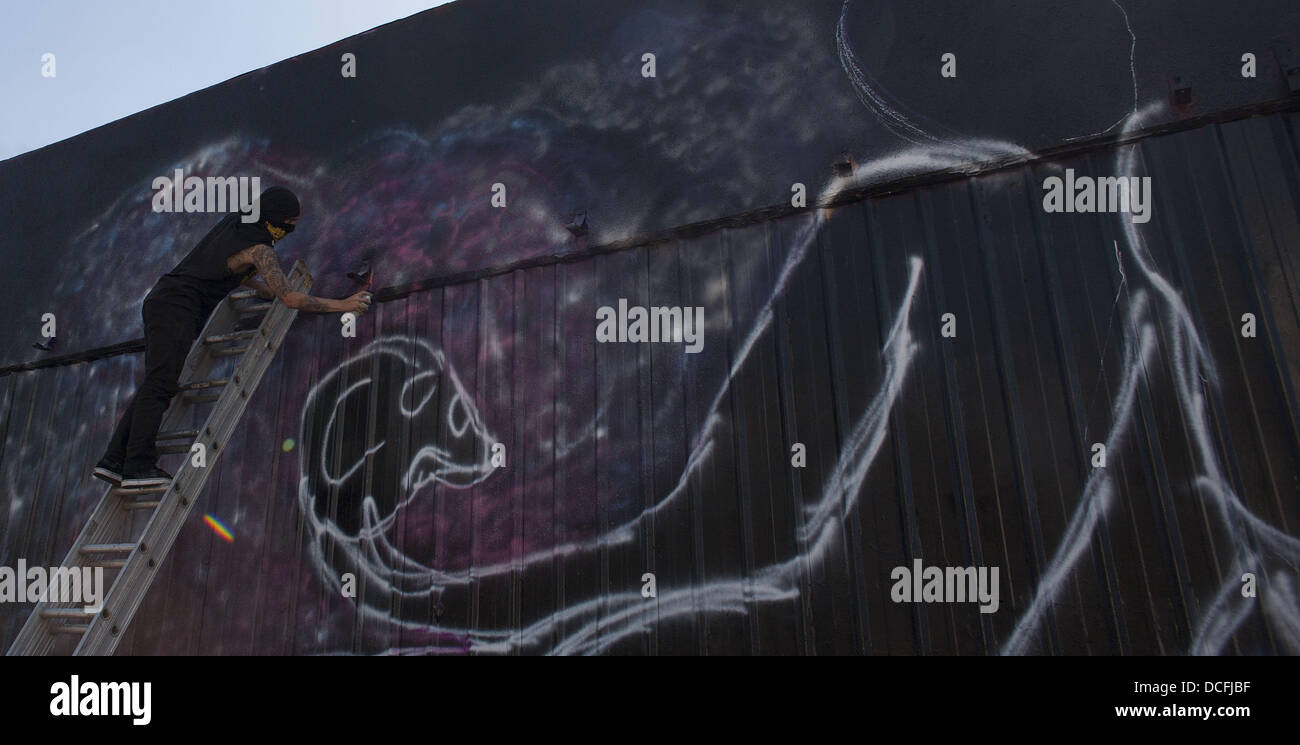 Bastidas hi-res stock photography and images - Alamy