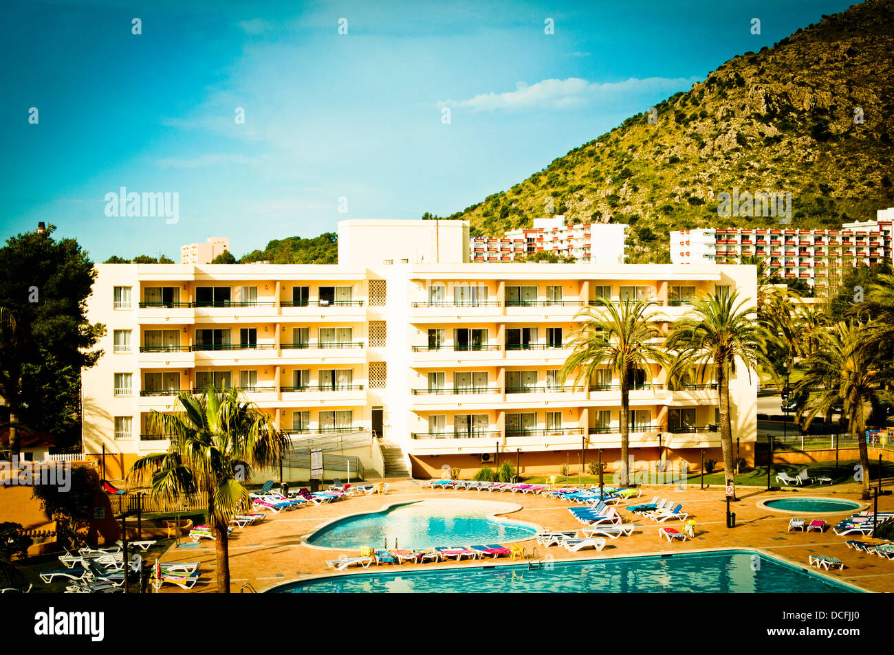 Posh resort hi-res stock photography and images - Alamy