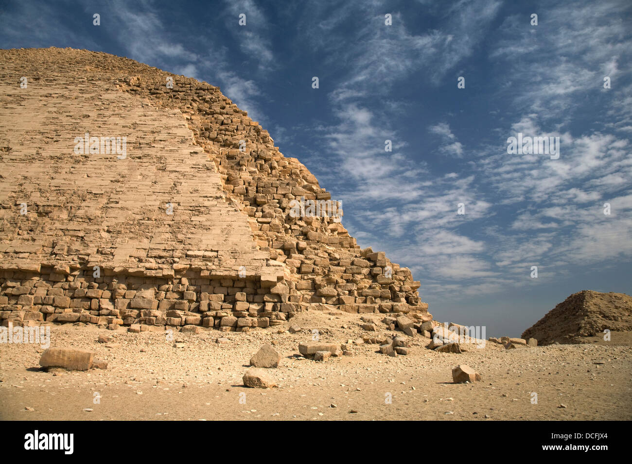 Historical pyramid building technique hi-res stock photography and ...