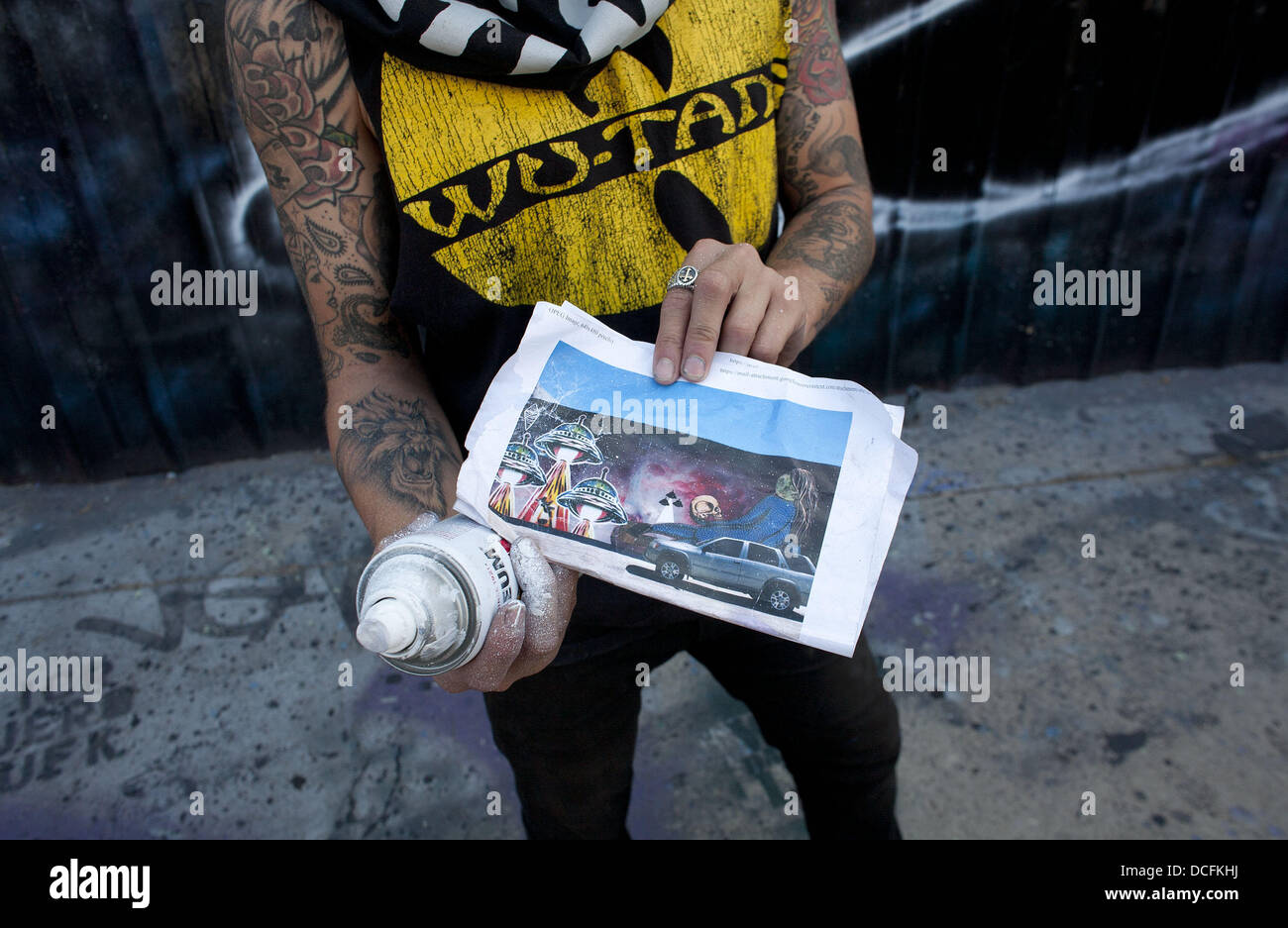 Aug. 17, 2013 - Los Angeles, CALIFORNIA, USA - Graffiti Artist BB ...