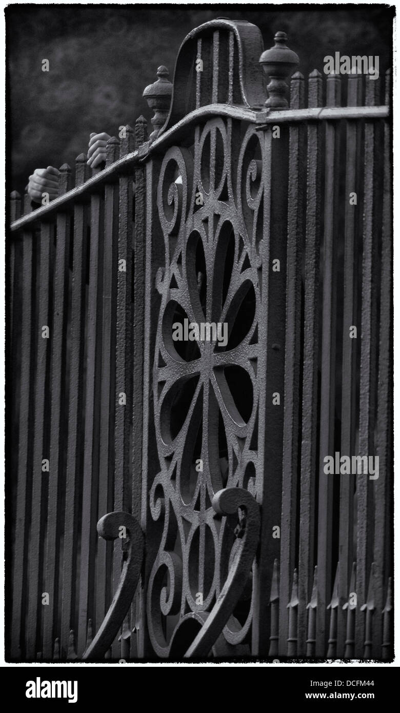Wrought iron bridges hi-res stock photography and images - Alamy