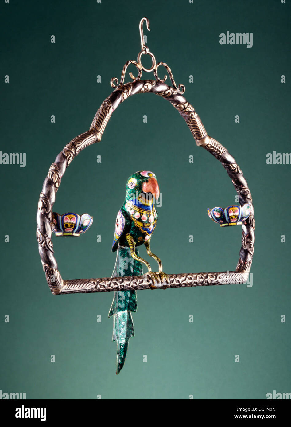 Parrot on a swing hi-res stock photography and images - Alamy