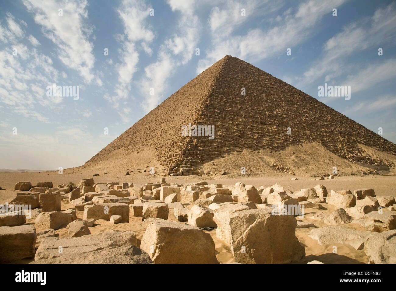 Pyramid In The Desert Stock Photo - Alamy