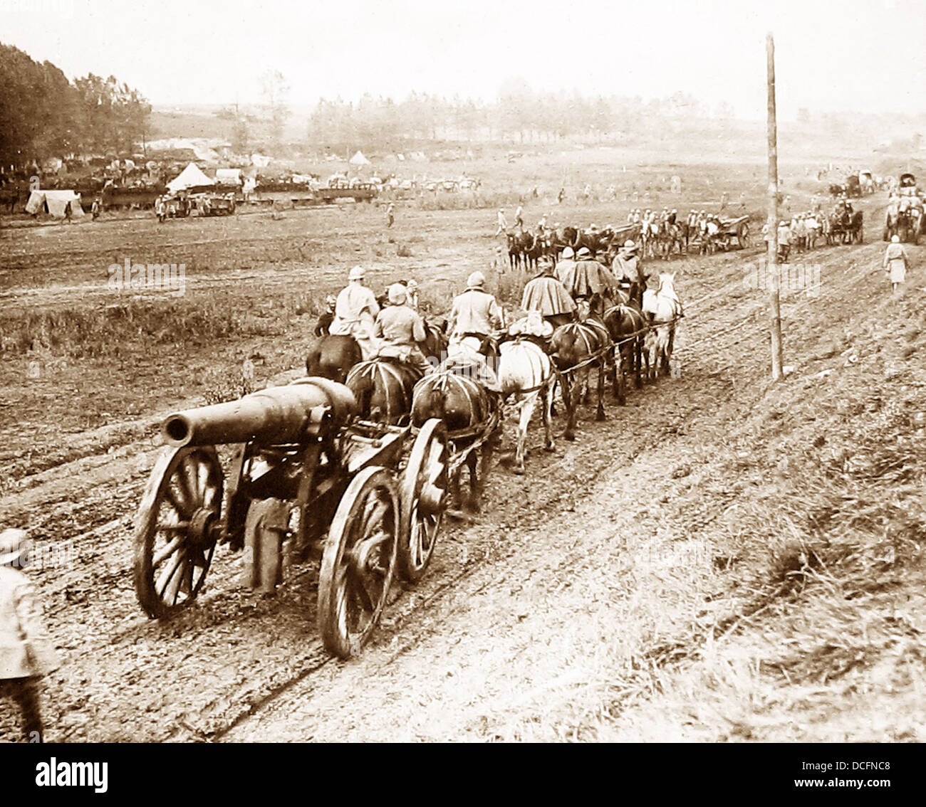 The Somme - British troops with a captured German gun during WW1 Stock ...