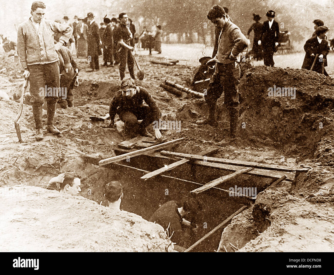 British Army Training High Resolution Stock Photography and Images - Alamy