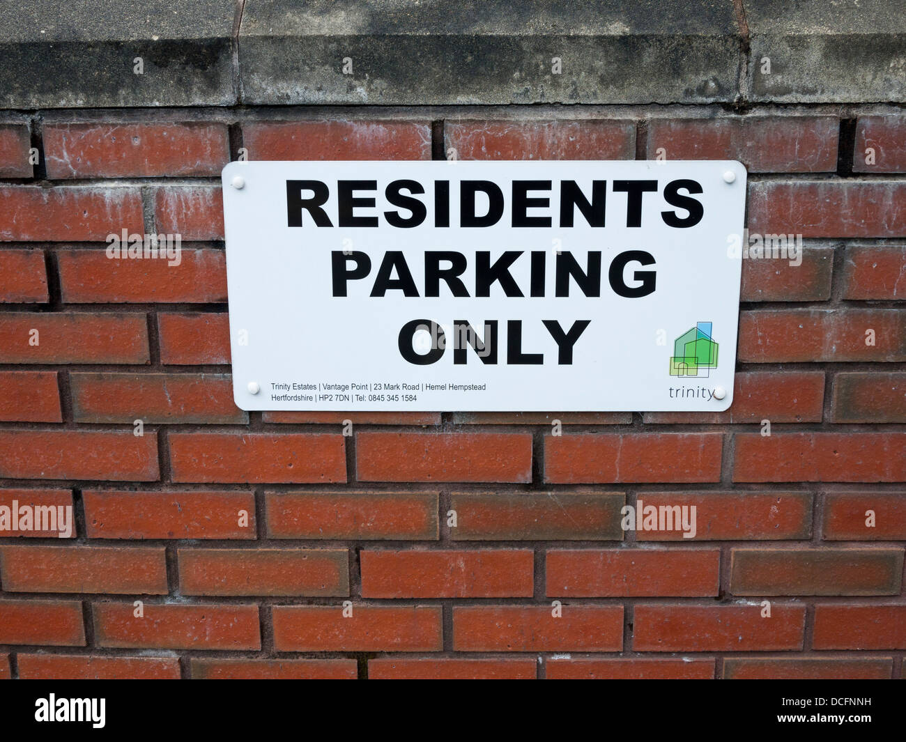 Residents parking hi-res stock photography and images - Alamy