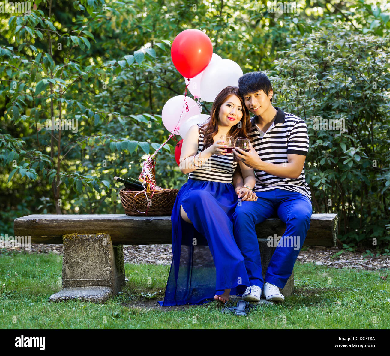 Log bench hi-res stock photography and images - Alamy