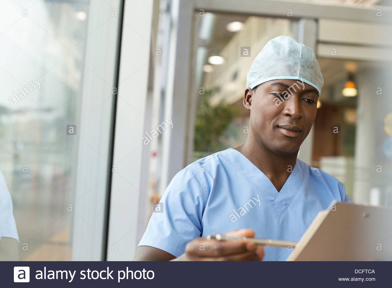 Taking notes records hi-res stock photography and images - Alamy