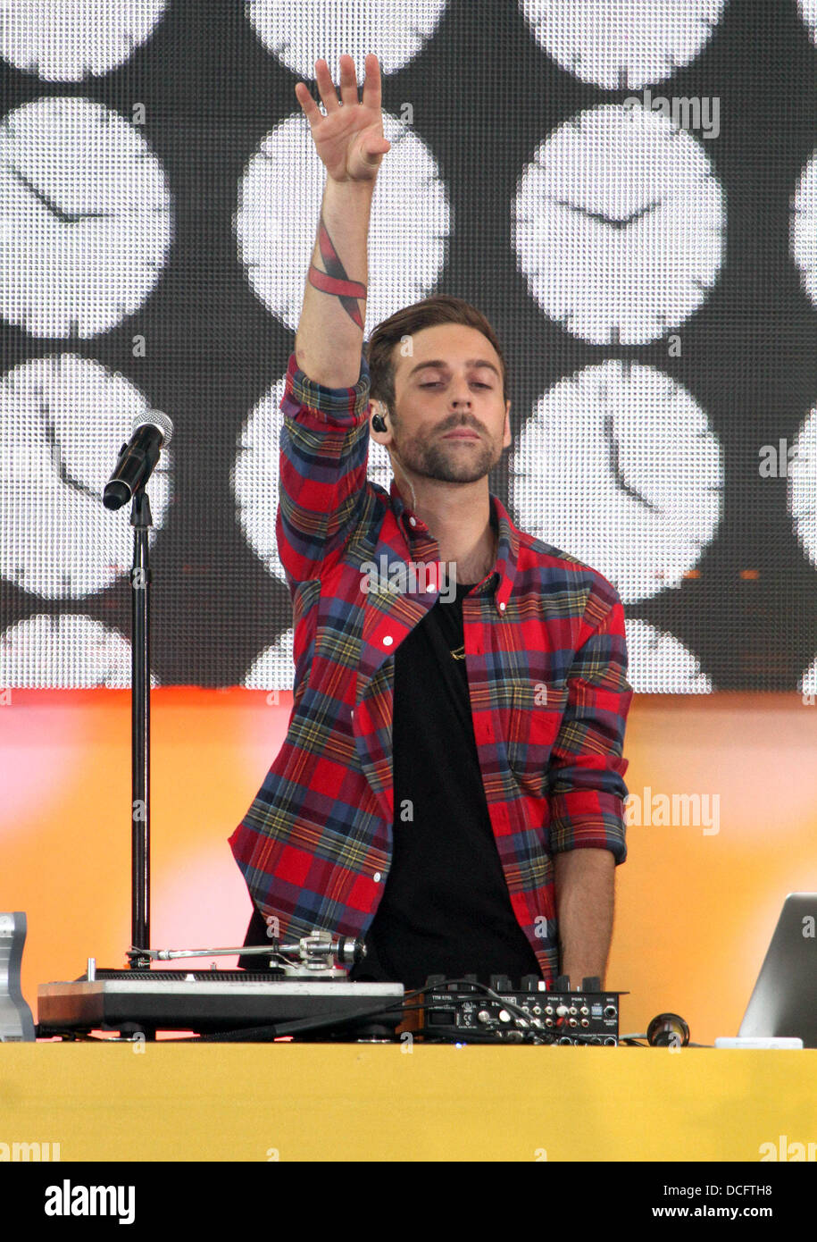 NY, NY, USA. 16th Aug, 2013. RYAN LEWIS performs with rapper MACKLEMORE ...