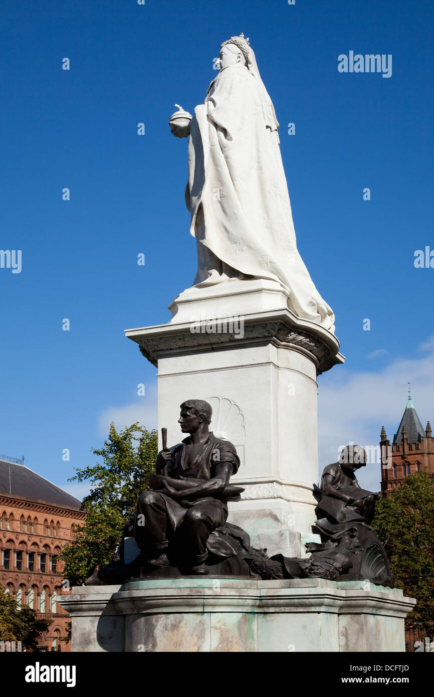 Belfast City Hall Statue Queen High Resolution Stock Photography and ...