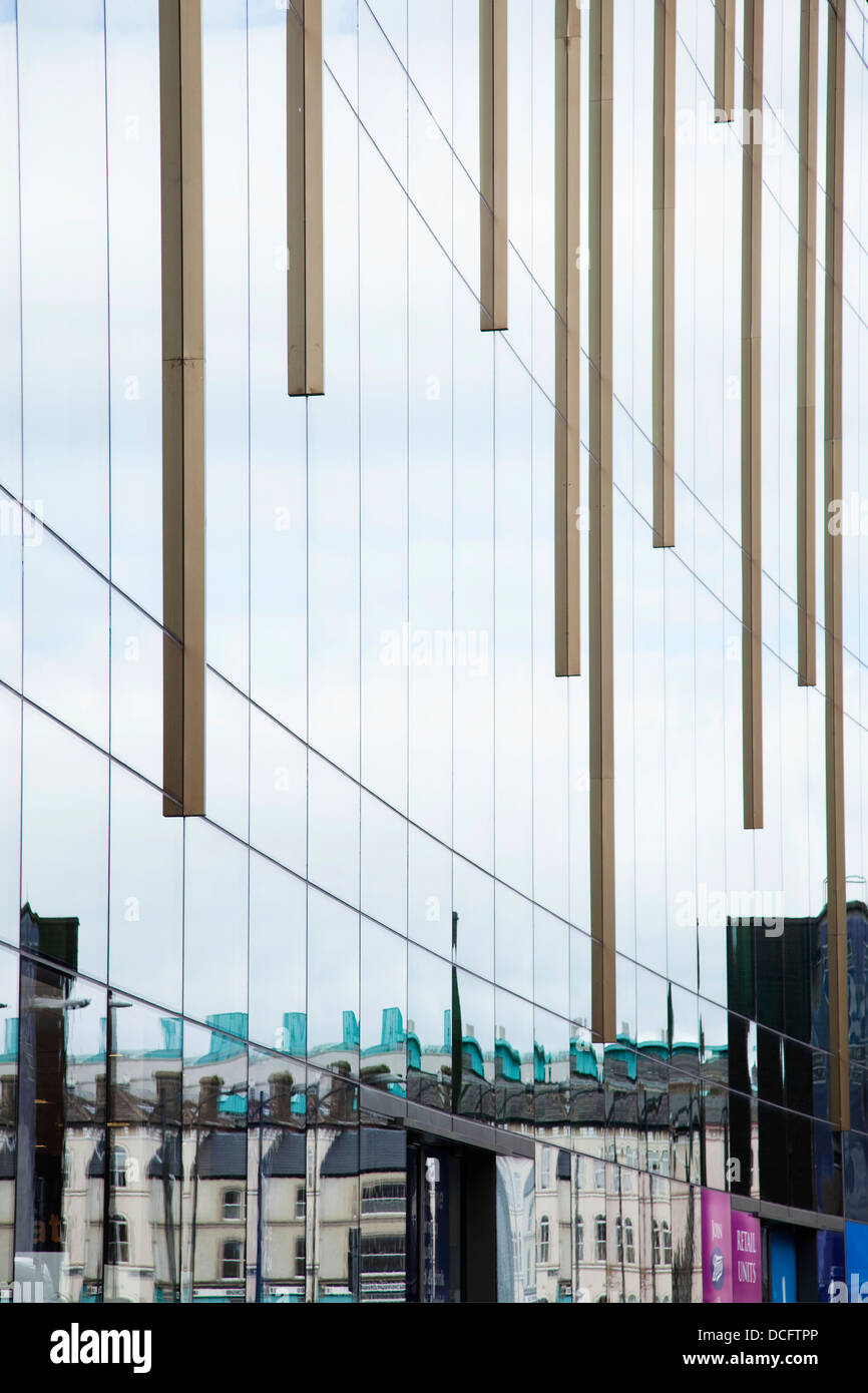 Reflective surface hi-res stock photography and images - Alamy