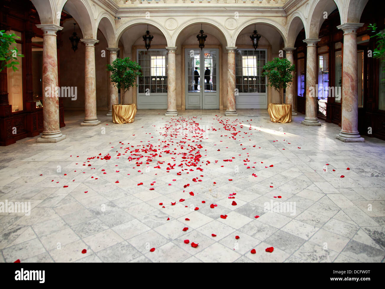 Hall with columns Stock Photo - Alamy
