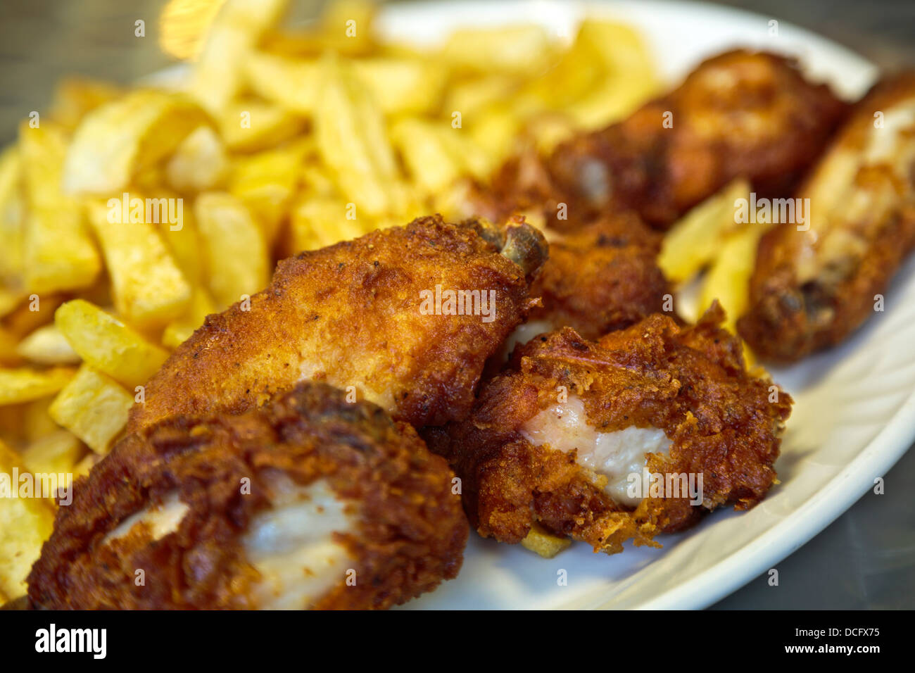 Chicken and chips takeaway hi-res stock photography and images - Alamy
