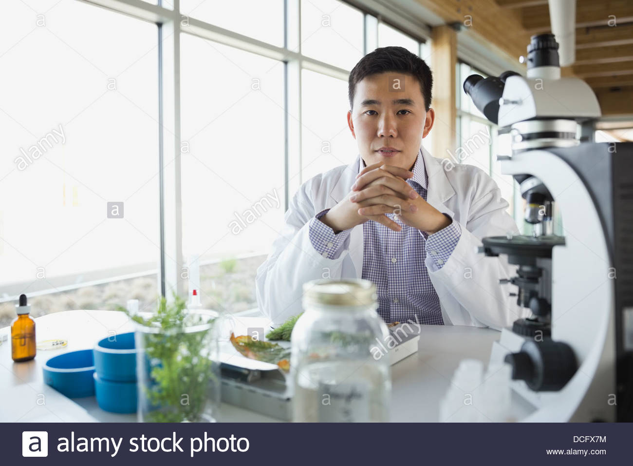 Botanist laboratory hi-res stock photography and images - Alamy