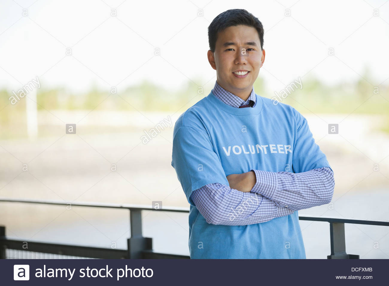 Chinese volunteer hi-res stock photography and images - Alamy
