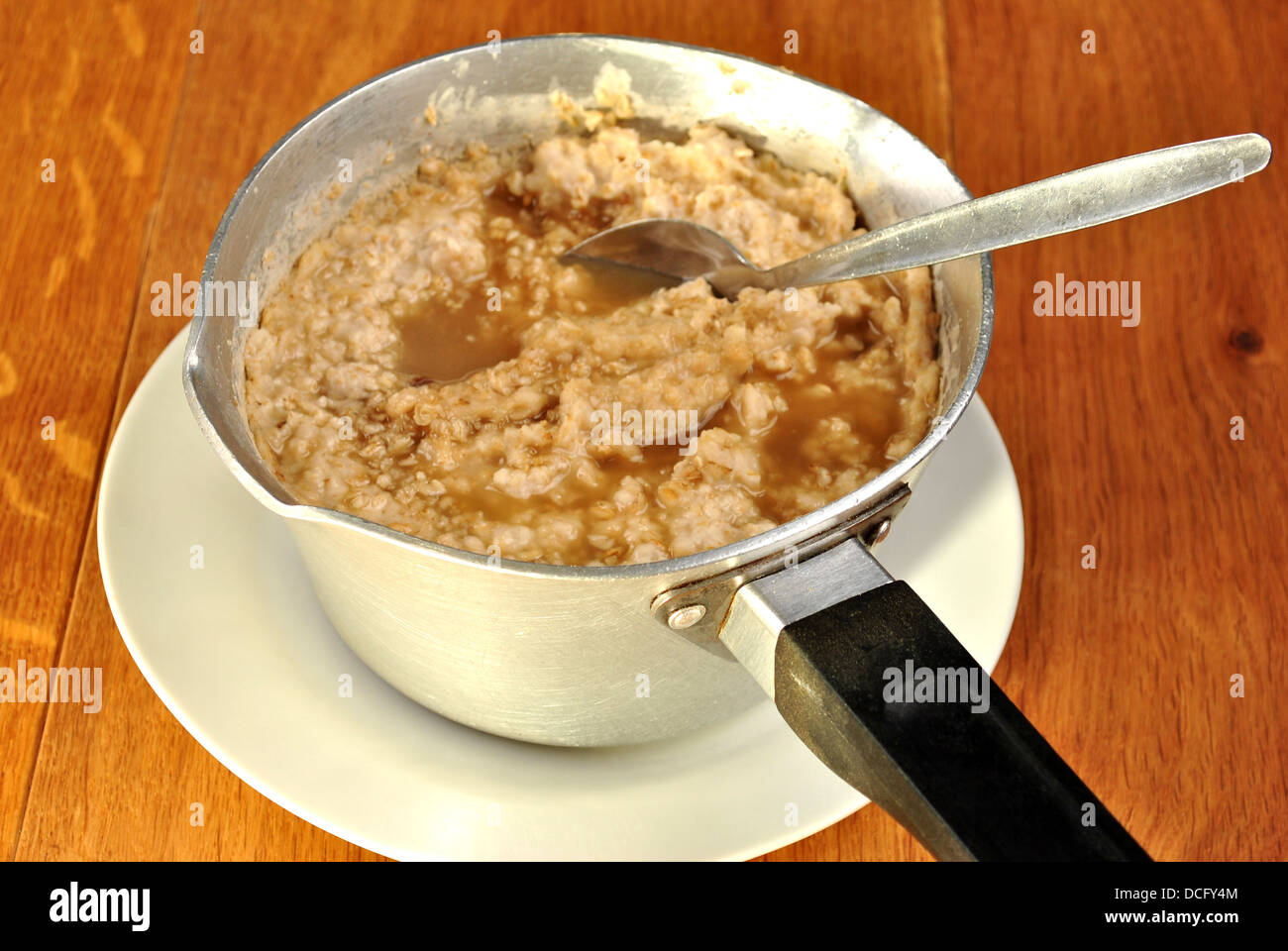 Porridge in pot hi-res stock photography and images - Alamy