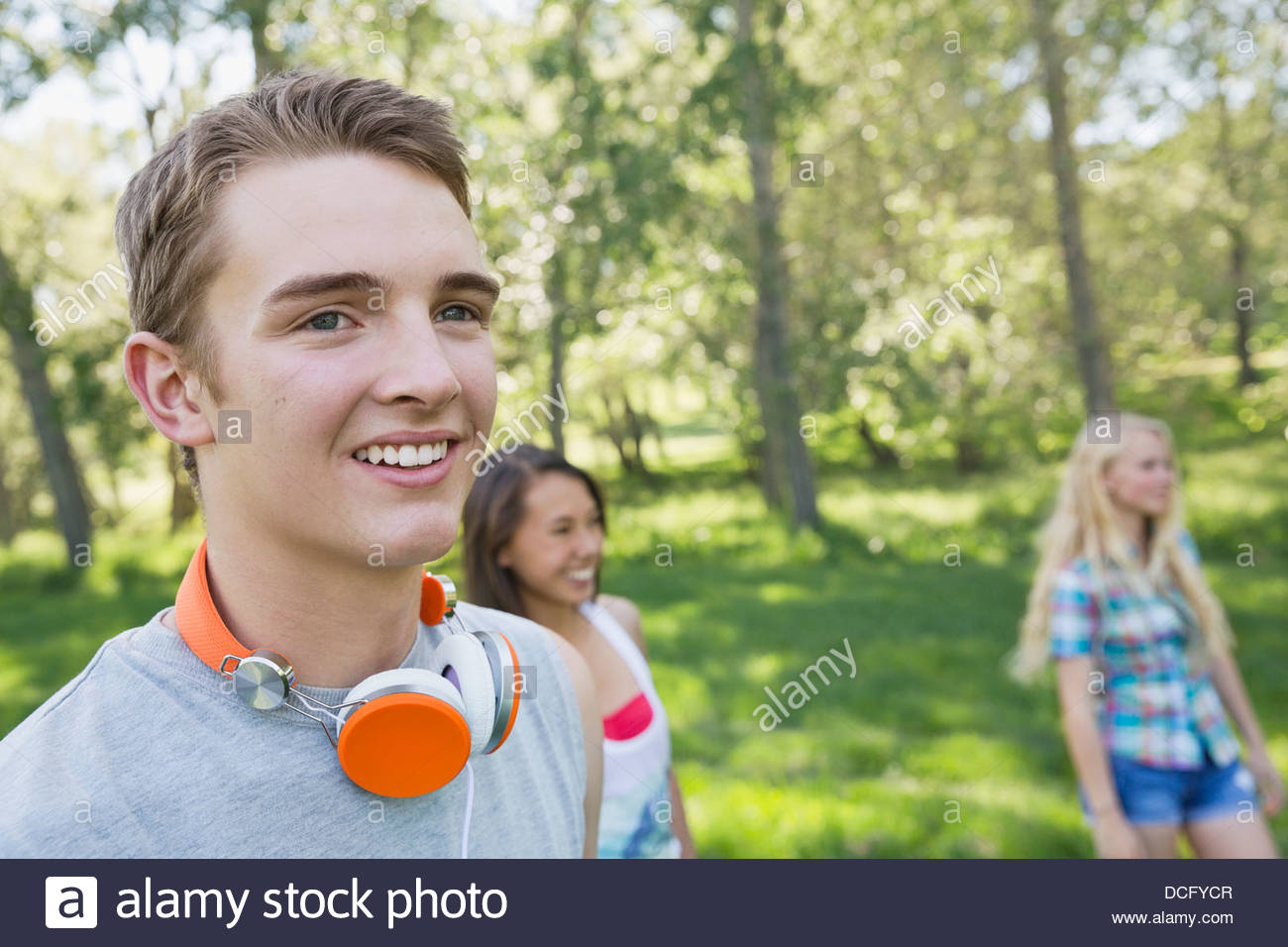 Teenager with headphones hi-res stock photography and images - Alamy