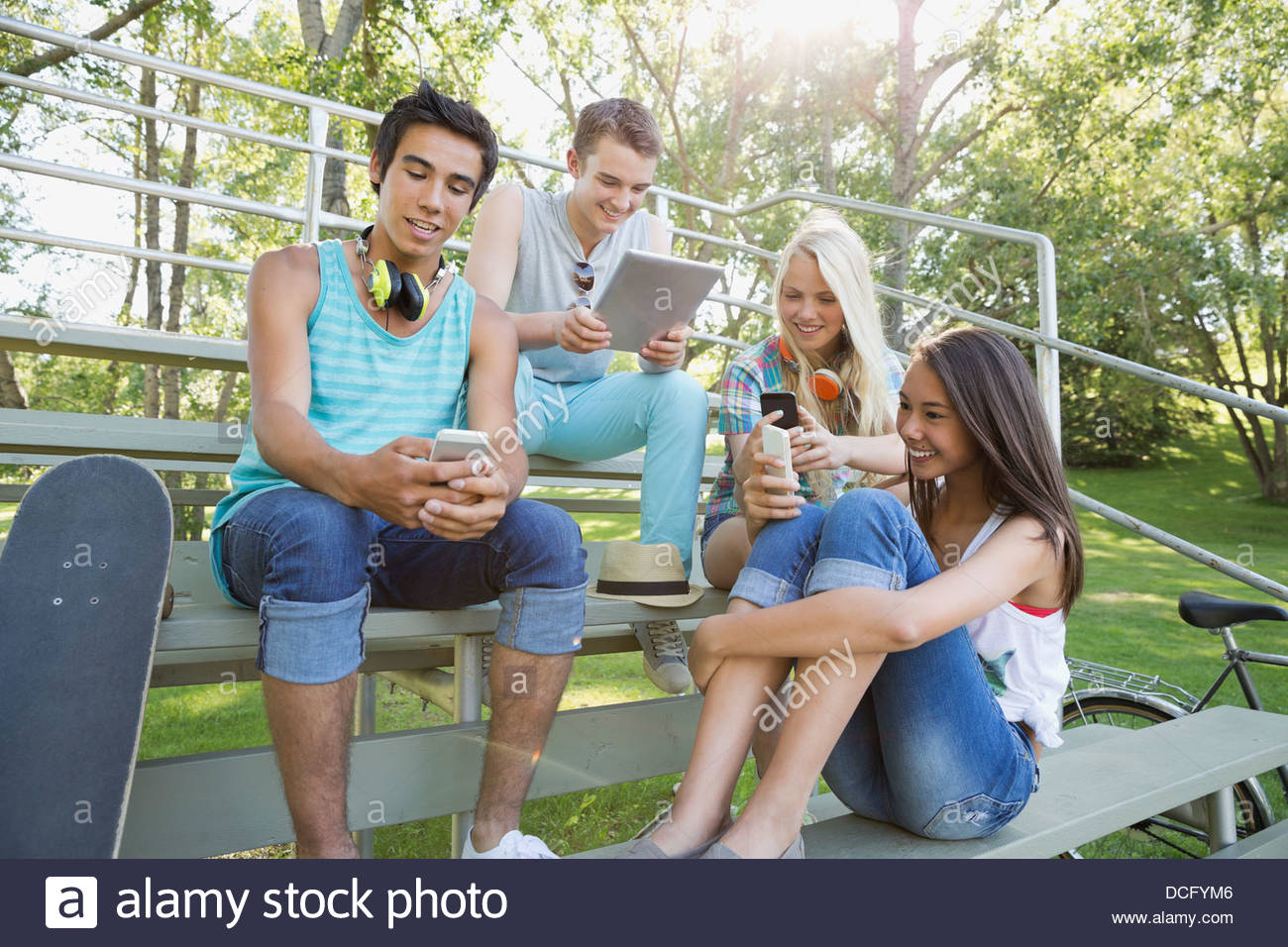 Smart devices hi-res stock photography and images - Alamy