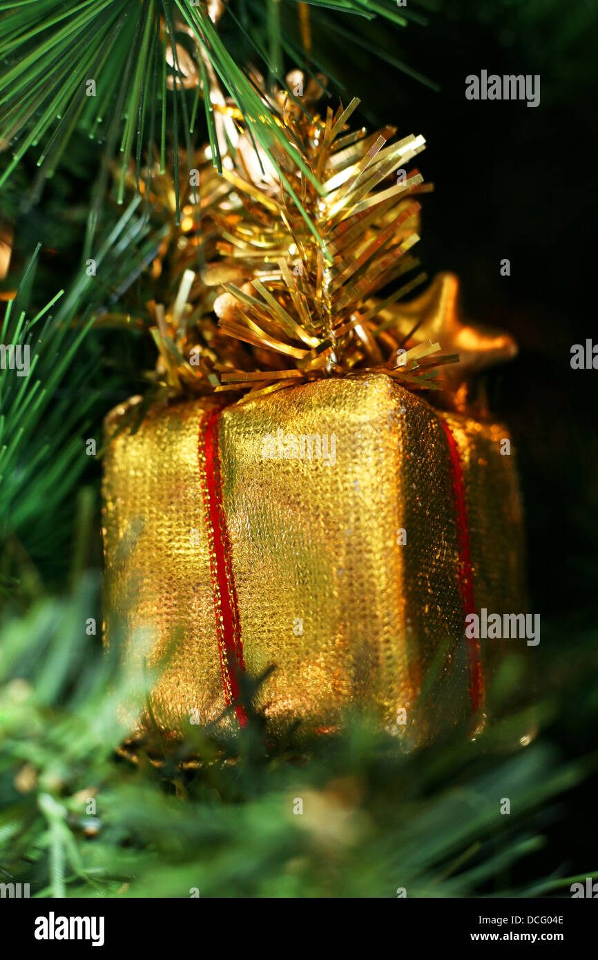 Gold box hi-res stock photography and images - Alamy