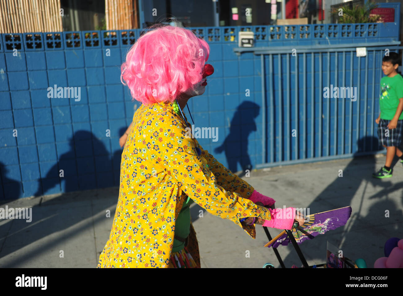 Oddities clown hi-res stock photography and images - Alamy