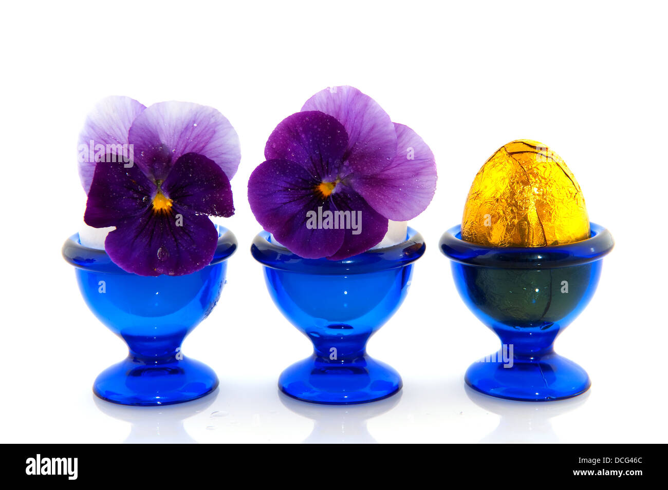 Silver easter egg hi-res stock photography and images - Alamy