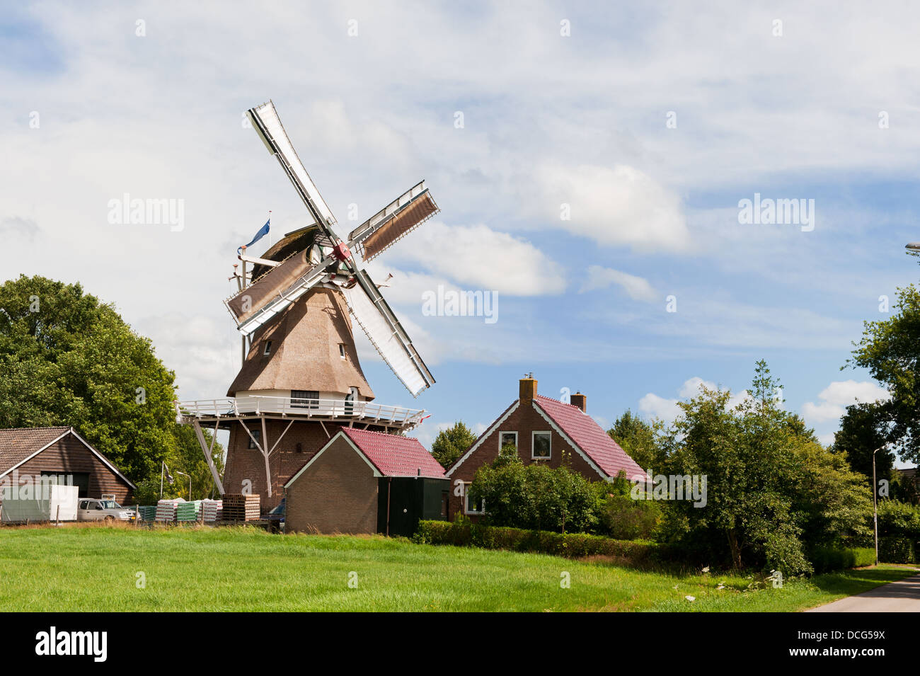 Dutch windmill hi-res stock photography and images - Alamy
