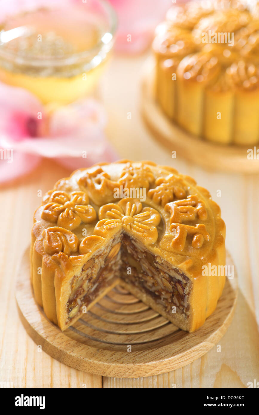Mid autumn festival chinese culture and tea hi-res stock photography ...