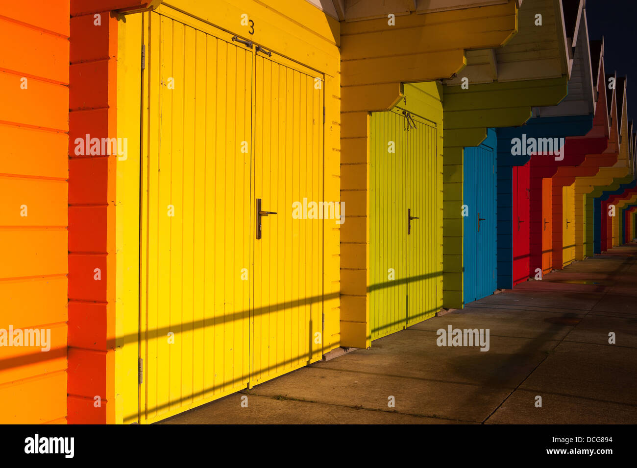 Empty beach and beach huts hi-res stock photography and images - Alamy