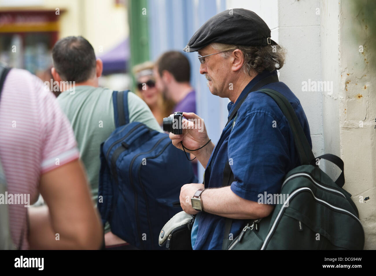 Filming on street hi-res stock photography and images - Alamy