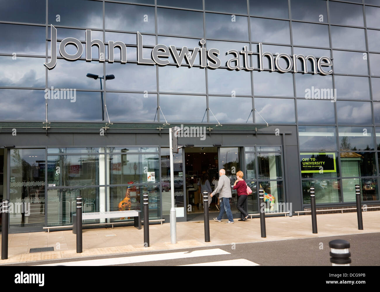 John lewis store entrance hi-res stock photography and images - Alamy