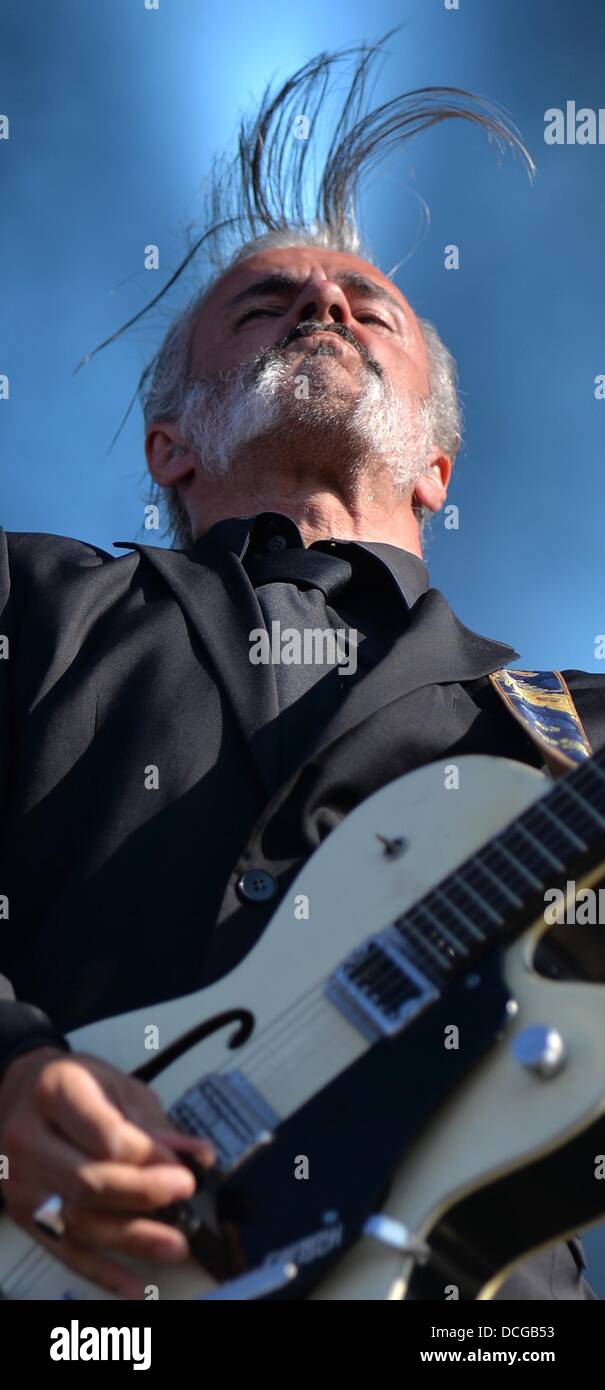 Grosspoesna, Germany. 16th Aug, 2013. Guitarist Ruben Block of the ...