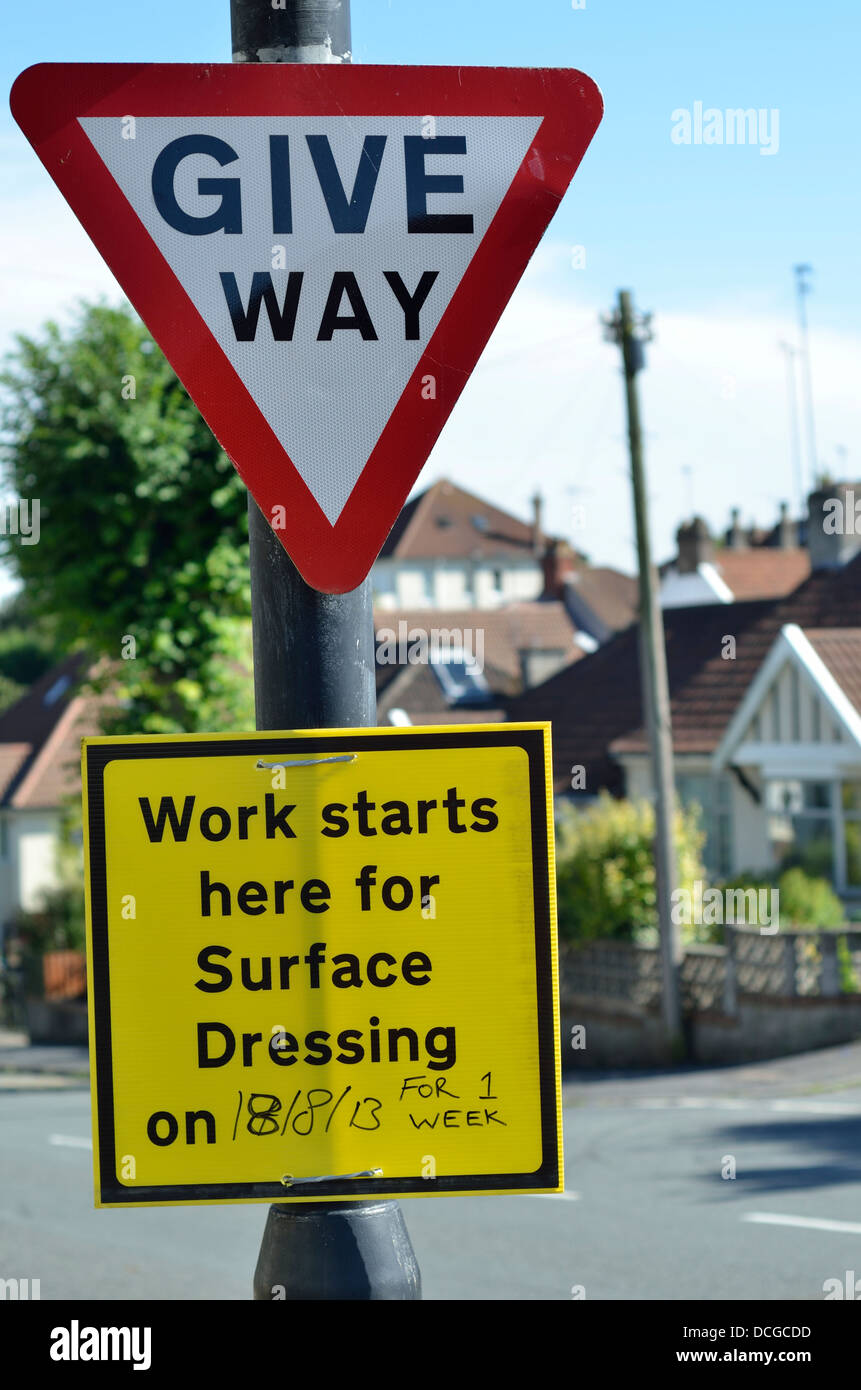 Give way sign hi-res stock photography and images - Alamy