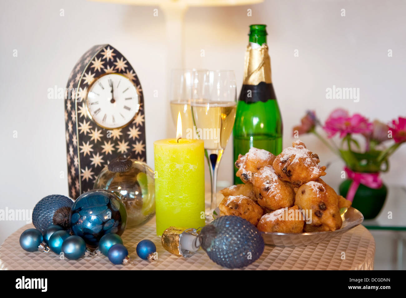 Dutch traditional culture hi-res stock photography and images - Alamy