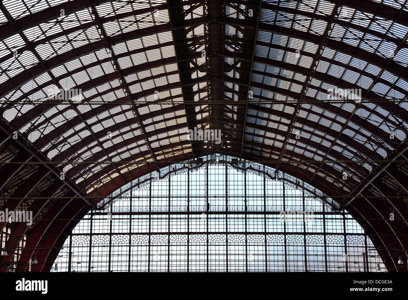 Train glass dome hi-res stock photography and images - Alamy