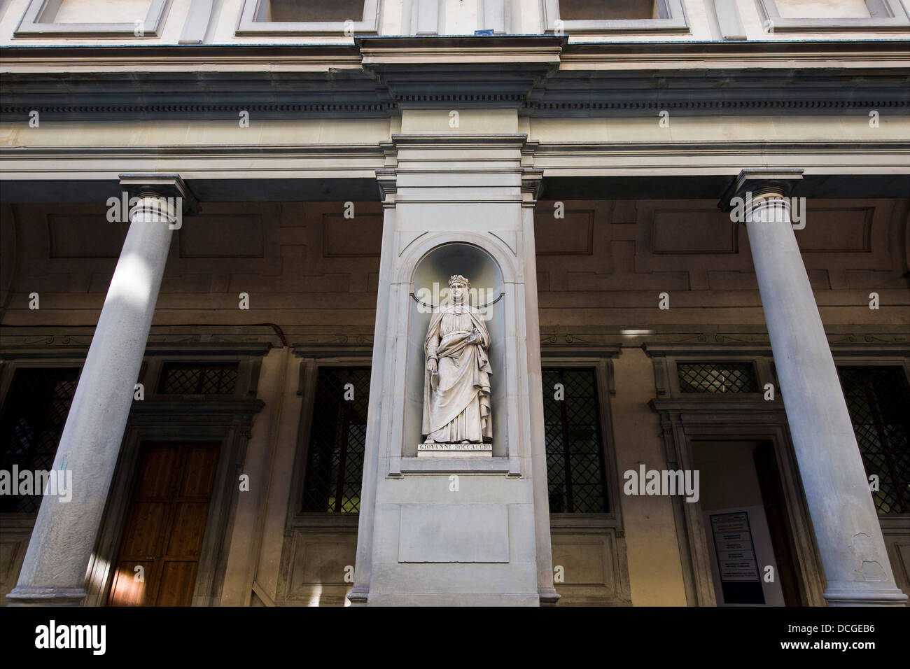 Italy, Tuscany, Florence, Uffizi gallery, Giovanni Boccaccio statue ...
