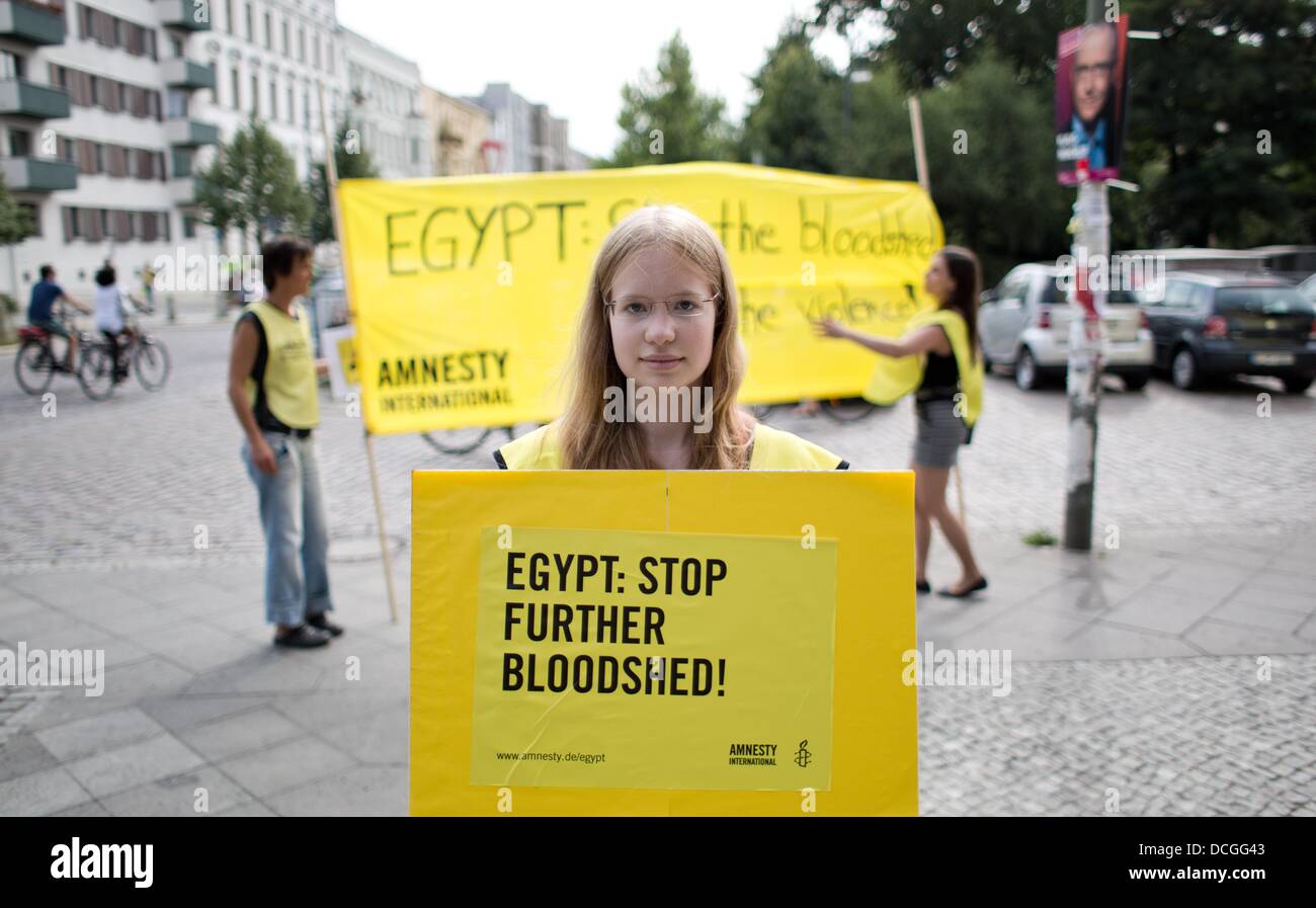 Amnesty international logo hi-res stock photography and images - Alamy