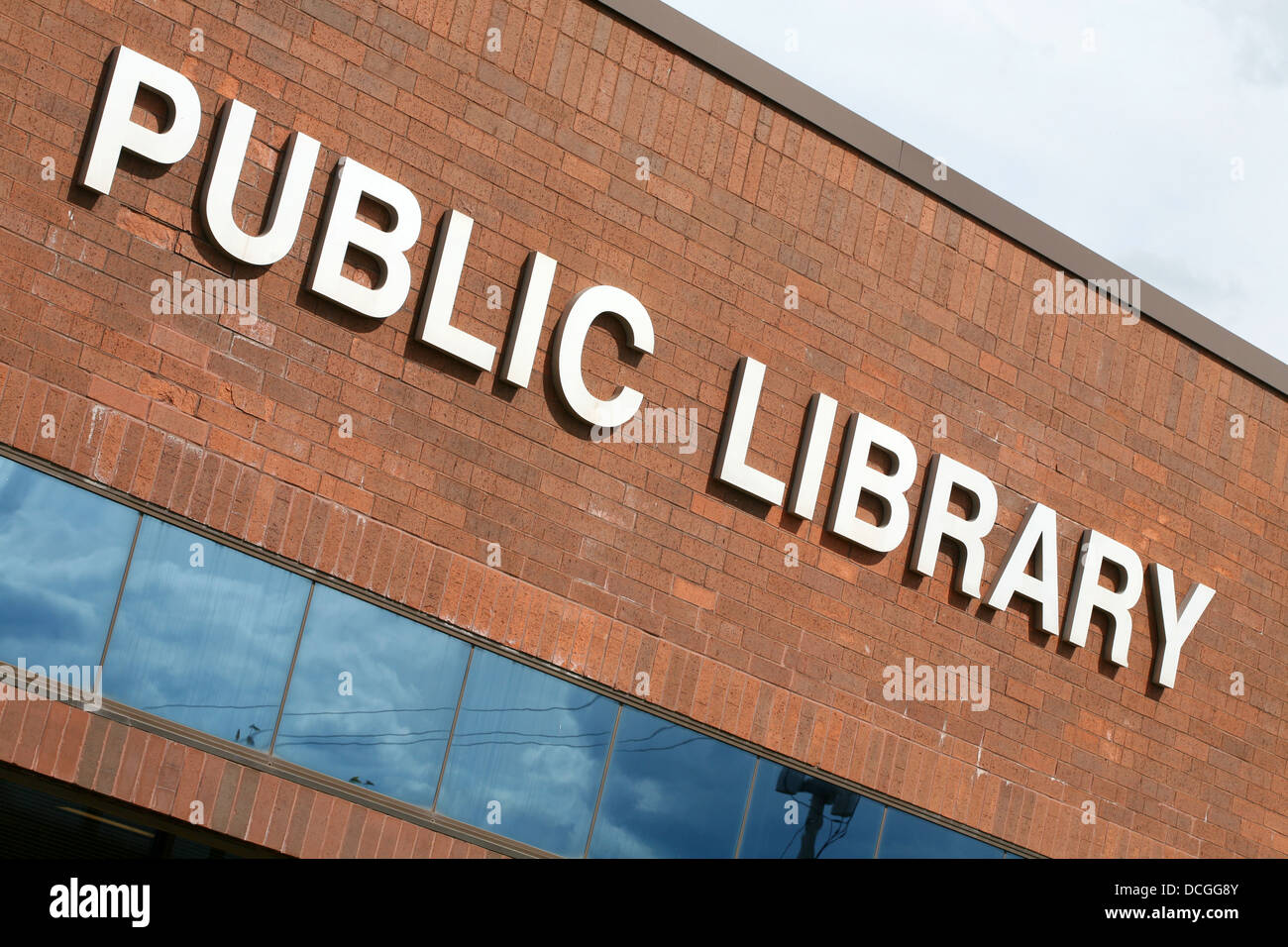 Public library building Stock Photo - Alamy