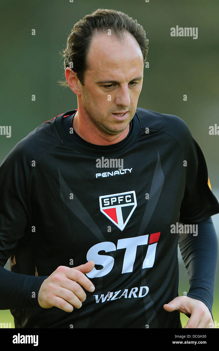 Goalkeeper rogerio ceni brazilian team hi-res stock photography and ...