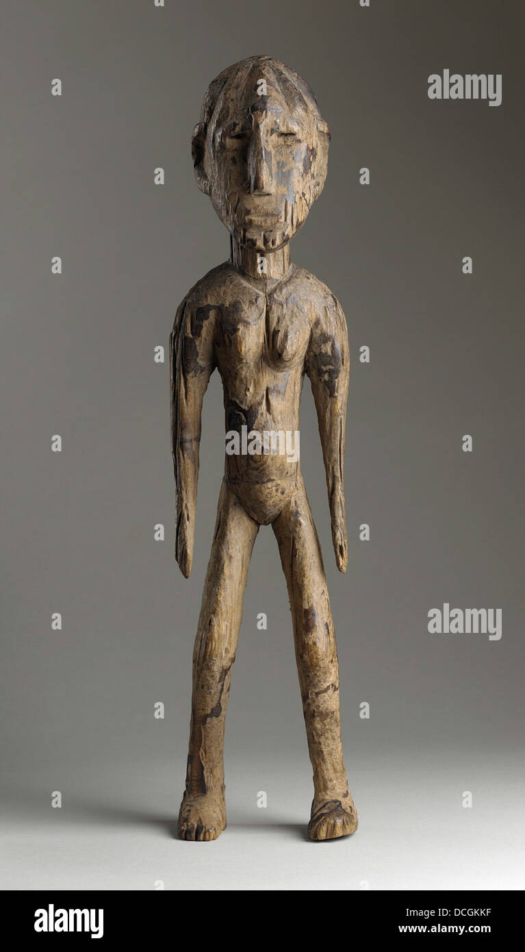 Standing female figure bronze hi-res stock photography and images - Alamy