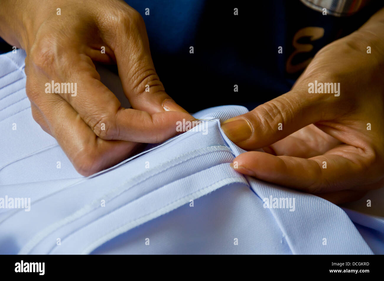 Hand sewing needle hi-res stock photography and images - Alamy