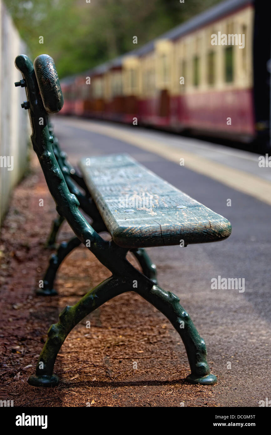 Train platform seat hi-res stock photography and images - Alamy