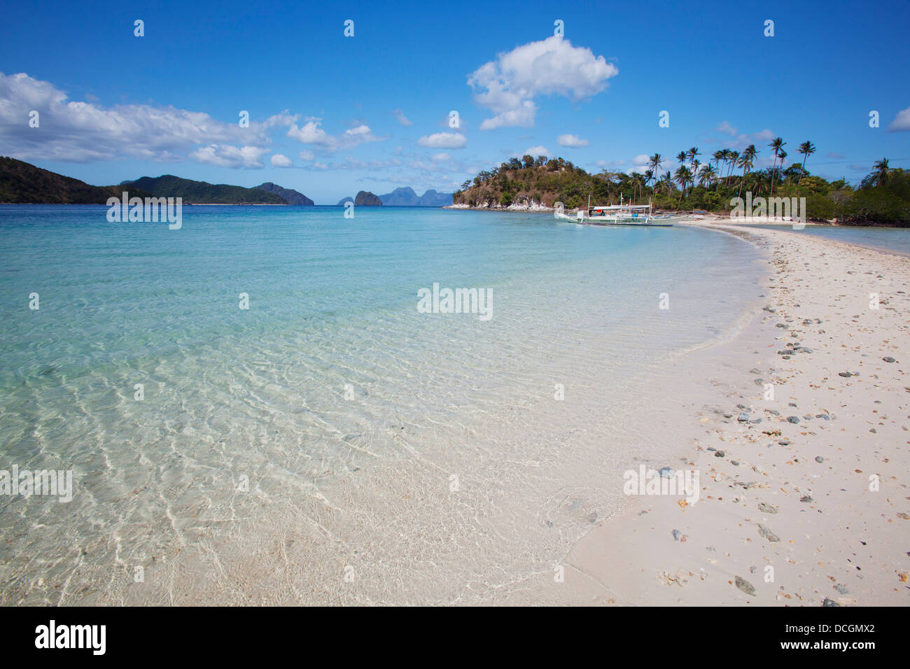 The Pure White Sands Of Snake Island Near El Nido; Bacuit Archipelago ...